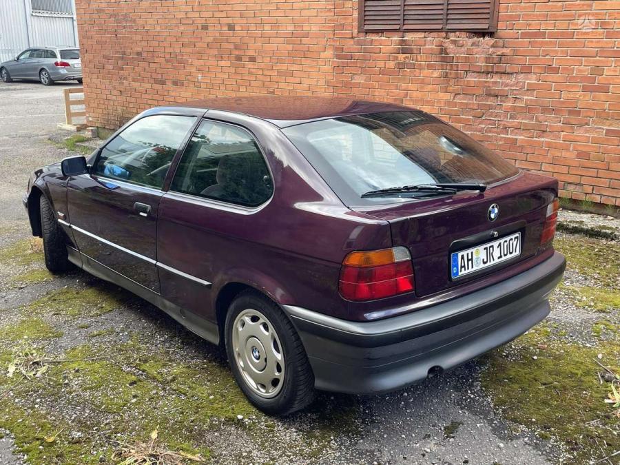 Violets BMW 316 1995 Marijampole, ar dzinēja tilpumu 1.60 L un nobraukumu 220 tūkst. km par 1200 €, foto 9 vietnē AUTOMOTO.COM.LV