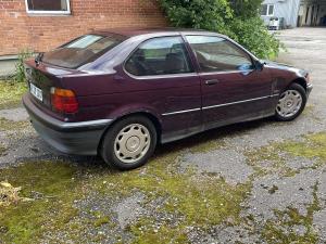 Violets BMW 316 1995 Marijampole, ar dzinēja tilpumu 1.60 L un nobraukumu 220 tūkst. km par 1200 €, foto 12 vietnē AUTOMOTO.COM.LV