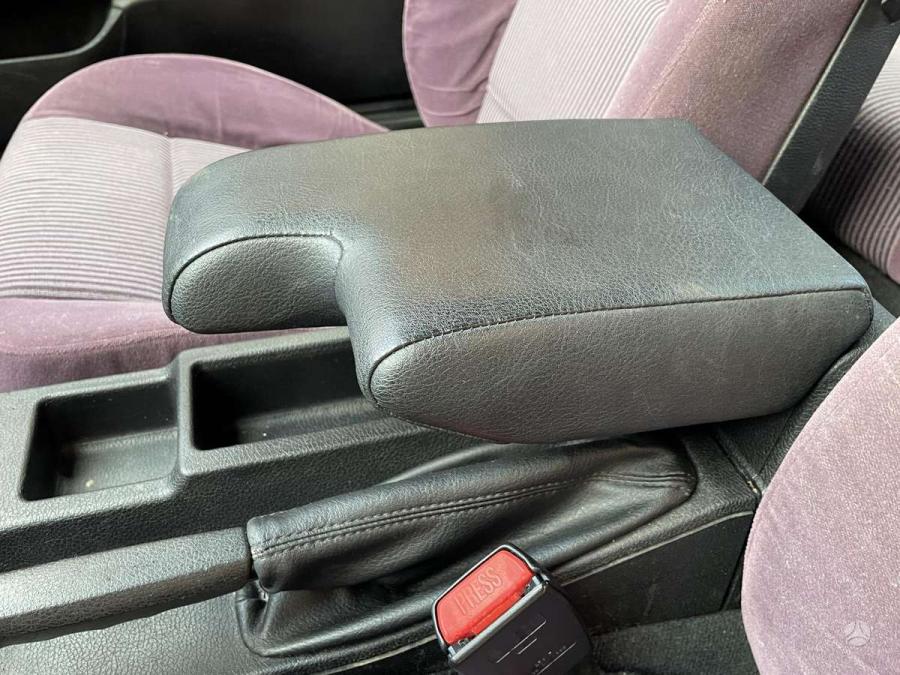 Violets BMW 316 1995 Marijampole, ar dzinēja tilpumu 1.60 L un nobraukumu 220 tūkst. km par 1200 €, foto 20 vietnē AUTOMOTO.COM.LV