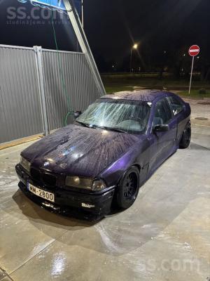 Violets BMW 316 1996 Rīga, ar dzinēja tilpumu 2.80 L un nobraukumu 317 tūkst. km par 3000 €, foto 3 vietnē AUTOMOTO.COM.LV