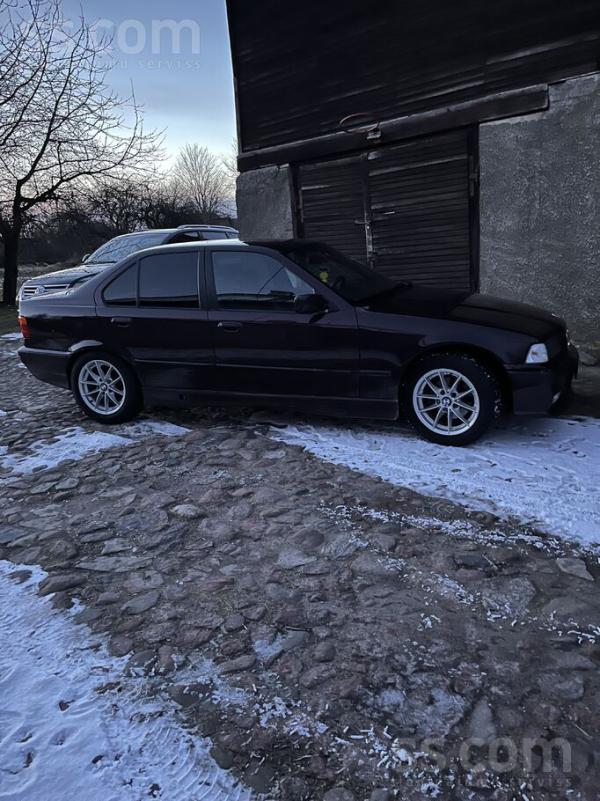 Violet BMW 316 1994 in Tukums, with an engine capacity of 1.60 L and mileage of 350 thousand km for 3500 €, photo 6 on AUTOMOTO.COM.LV