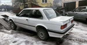 White BMW 316 1986 in Riga, with an engine capacity of 2.50 L and mileage of 281 thousand km for 8300 €, photo 3 on AUTOMOTO.COM.LV