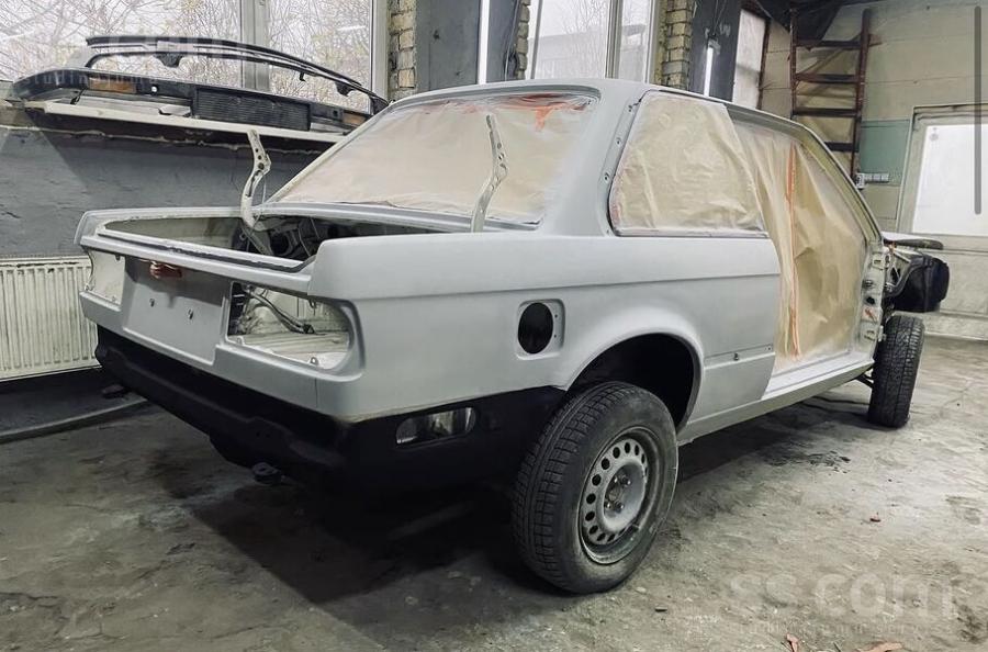 White BMW 316 1986 in Riga, with an engine capacity of 2.50 L and mileage of 281 thousand km for 8300 €, photo 5 on AUTOMOTO.COM.LV
