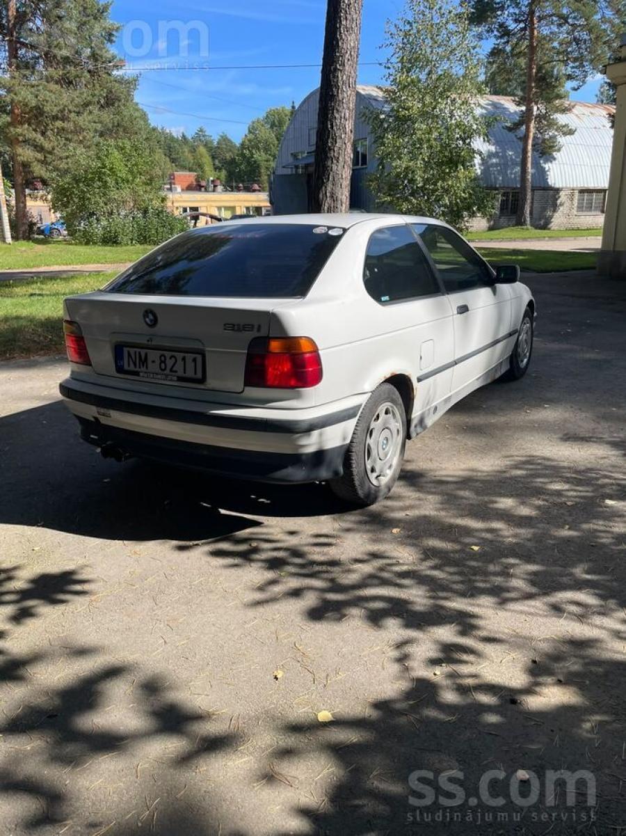 Balts BMW 316 1997 Rīga, ar dzinēja tilpumu 1.60 L un nobraukumu 222 tūkst. km par 1200 €, foto 4 vietnē AUTOMOTO.COM.LV