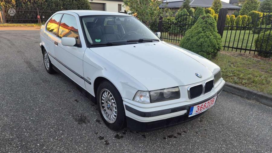 White BMW 316 1999 in Vilnius, with an engine capacity of 1.90 L and mileage of 163 thousand km for 1999 €, photo 4 on AUTOMOTO.COM.LV