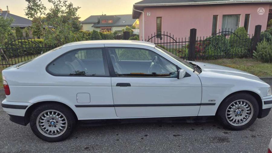 White BMW 316 1999 in Vilnius, with an engine capacity of 1.90 L and mileage of 163 thousand km for 1999 €, photo 5 on AUTOMOTO.COM.LV