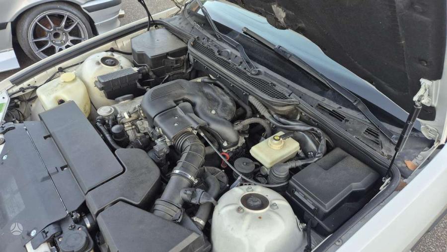 White BMW 316 1999 in Vilnius, with an engine capacity of 1.90 L and mileage of 163 thousand km for 1999 €, photo 17 on AUTOMOTO.COM.LV