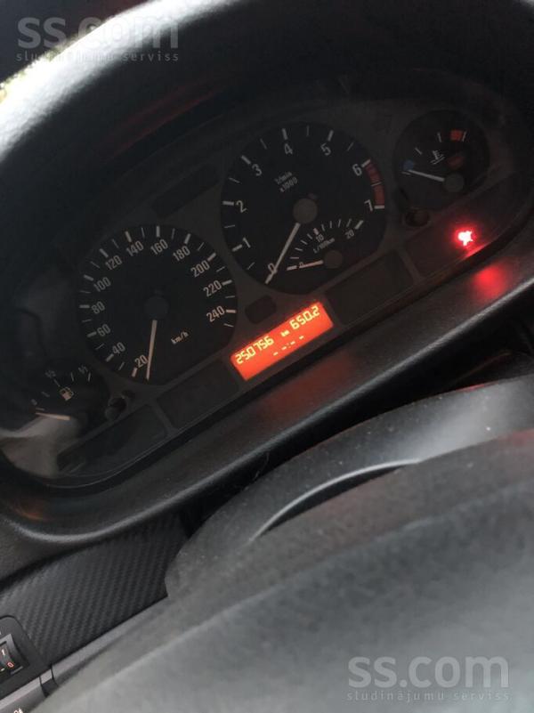 Balts BMW 316 2001 Saldus, ar dzinēja tilpumu 1.80 L un nobraukumu 251 tūkst. km par 800 €, foto 5 vietnē AUTOMOTO.COM.LV