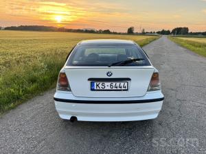Balts BMW 316 2001 Saldus, ar dzinēja tilpumu 1.80 L un nobraukumu 252 tūkst. km par 1850 €, foto 5 vietnē AUTOMOTO.COM.LV