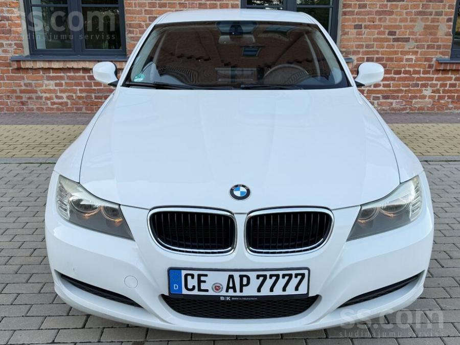 White BMW 316 2010 in Riga, with an engine capacity of 2.00 L and mileage of 289 thousand km for 5450 €, photo 3 on AUTOMOTO.COM.LV