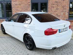 White BMW 316 2010 in Riga, with an engine capacity of 2.00 L and mileage of 289 thousand km for 5450 €, photo 5 on AUTOMOTO.COM.LV