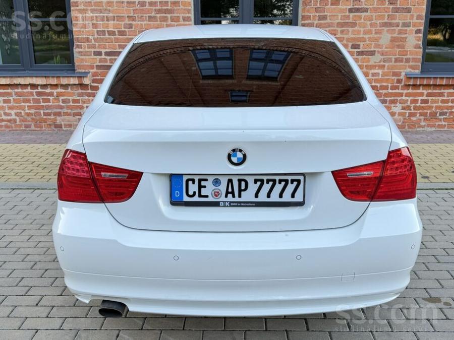 White BMW 316 2010 in Riga, with an engine capacity of 2.00 L and mileage of 289 thousand km for 5450 €, photo 6 on AUTOMOTO.COM.LV