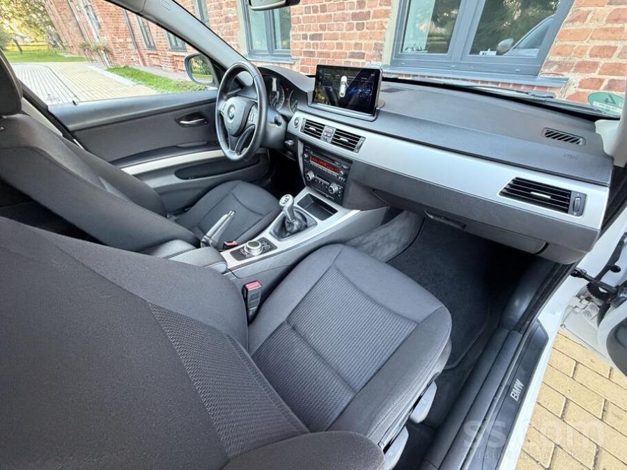 White BMW 316 2010 in Riga, with an engine capacity of 2.00 L and mileage of 289 thousand km for 5450 €, photo 18 on AUTOMOTO.COM.LV