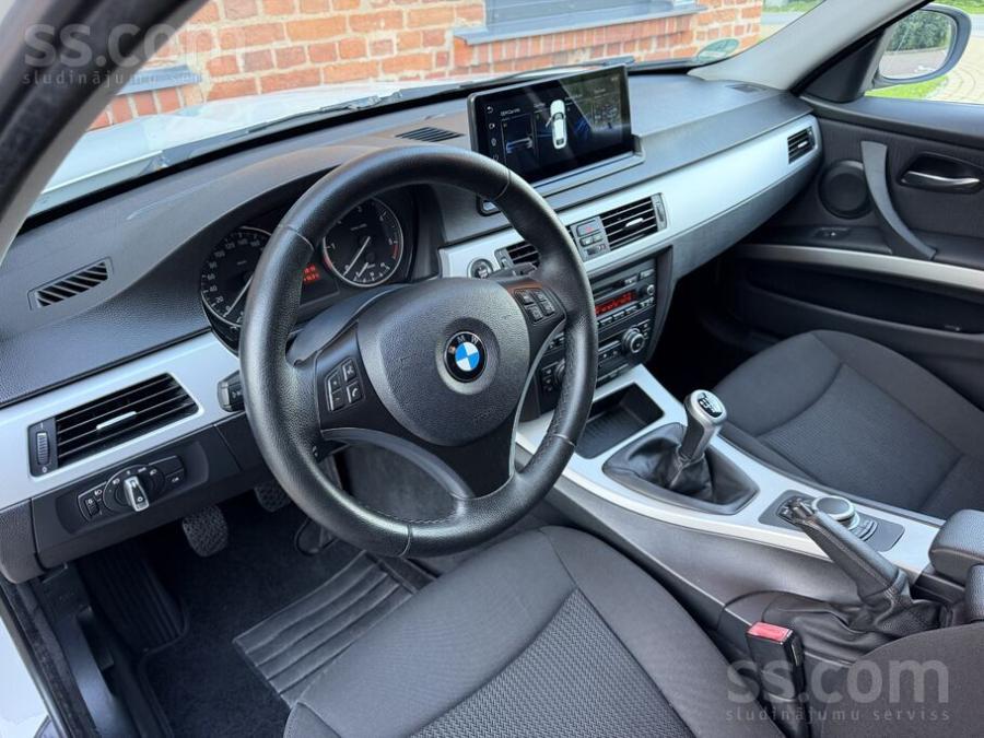White BMW 316 2010 in Riga, with an engine capacity of 2.00 L and mileage of 289 thousand km for 5450 €, photo 22 on AUTOMOTO.COM.LV