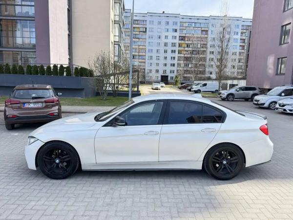 Белый БМВ 316 2012 в Рига, объемом двигателя 2.00 л и пробегом 270 тыс. км за 6990 €, фото 3 на AUTOMOTO.COM.LV