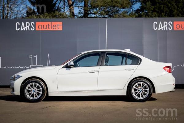 White BMW 316 2013 in Riga, with an engine capacity of 2.00 L and mileage of 235 thousand km for 9990 €, photo 5 on AUTOMOTO.COM.LV