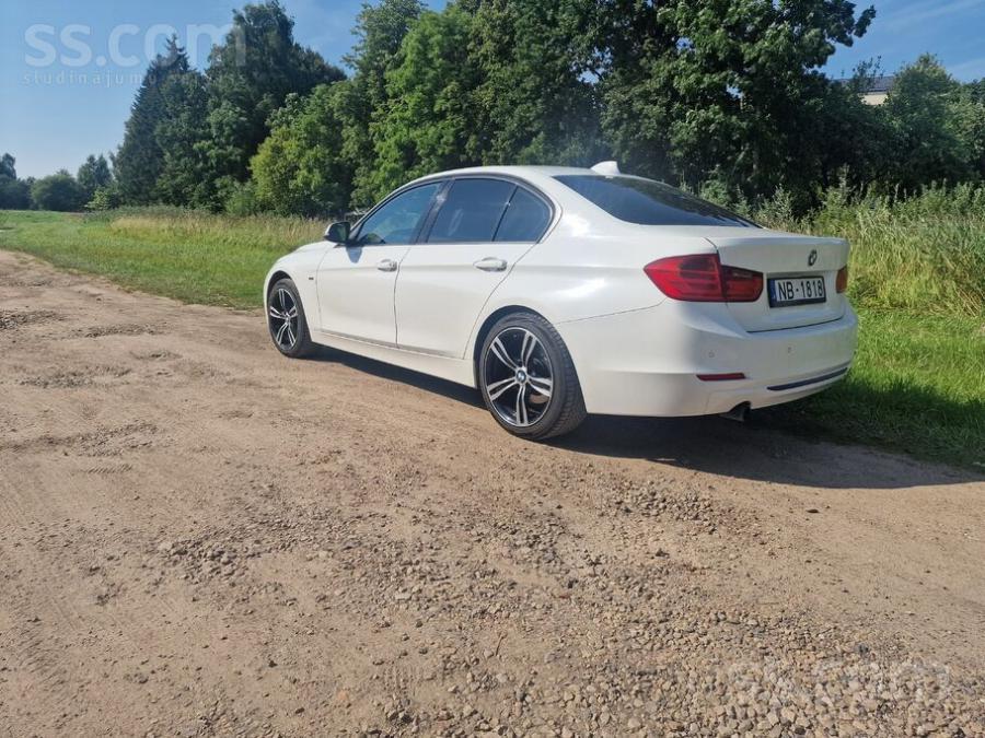 White BMW 316 2014 in Riga, with an engine capacity of 1.60 L and mileage of 230 thousand km for 10800 €, photo 5 on AUTOMOTO.COM.LV