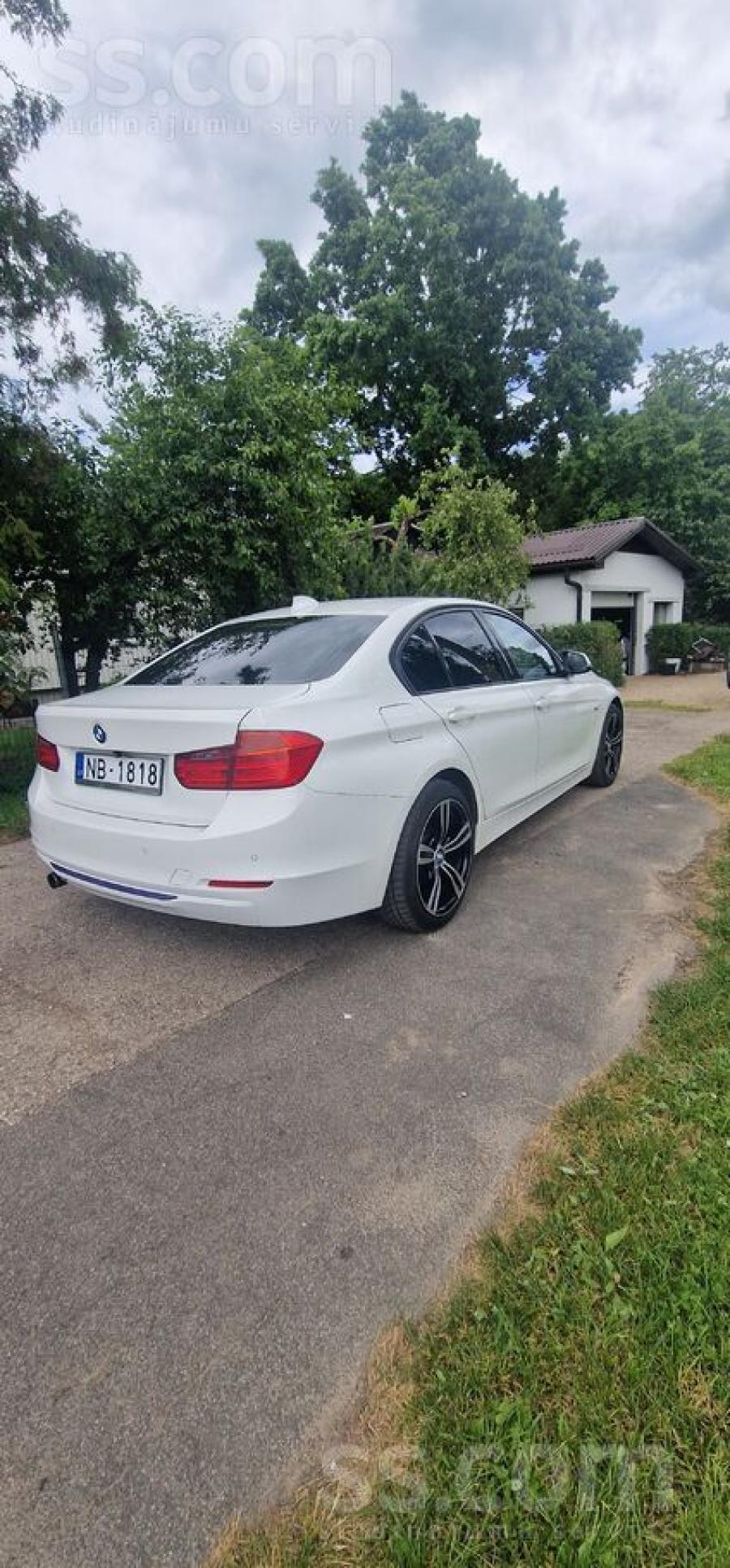 White BMW 316 2014 in Riga, with an engine capacity of 1.60 L and mileage of 230 thousand km for 10800 €, photo 7 on AUTOMOTO.COM.LV