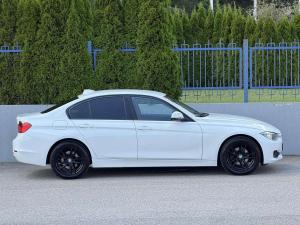 White BMW 316 2015 in Vilnius, with an engine capacity of 2.00 L and mileage of 274 thousand km for 9000 €, photo 6 on AUTOMOTO.COM.LV