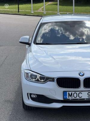 White BMW 316 2015 in Vilnius, with an engine capacity of 2.00 L and mileage of 274 thousand km for 9000 €, photo 9 on AUTOMOTO.COM.LV