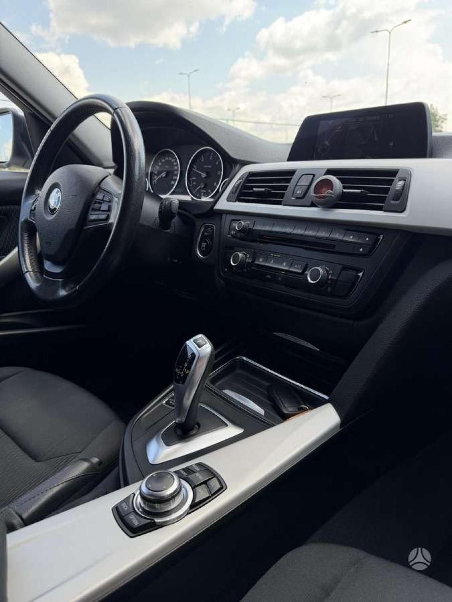 White BMW 316 2015 in Vilnius, with an engine capacity of 2.00 L and mileage of 274 thousand km for 9000 €, photo 12 on AUTOMOTO.COM.LV