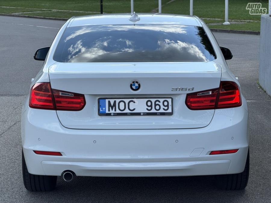 White BMW 316 2015 in Vilnius, with an engine capacity of 2.00 L and mileage of 274 thousand km for 9000 €, photo 4 on AUTOMOTO.COM.LV