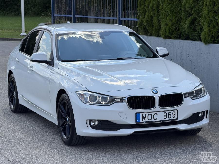 White BMW 316 2015 in Vilnius, with an engine capacity of 2.00 L and mileage of 274 thousand km for 9000 €, photo 8 on AUTOMOTO.COM.LV