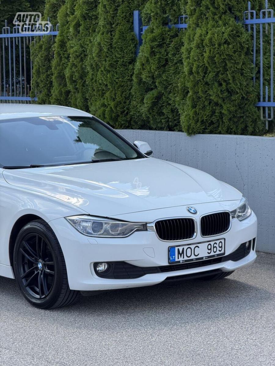 White BMW 316 2015 in Vilnius, with an engine capacity of 2.00 L and mileage of 274 thousand km for 9000 €, photo 9 on AUTOMOTO.COM.LV
