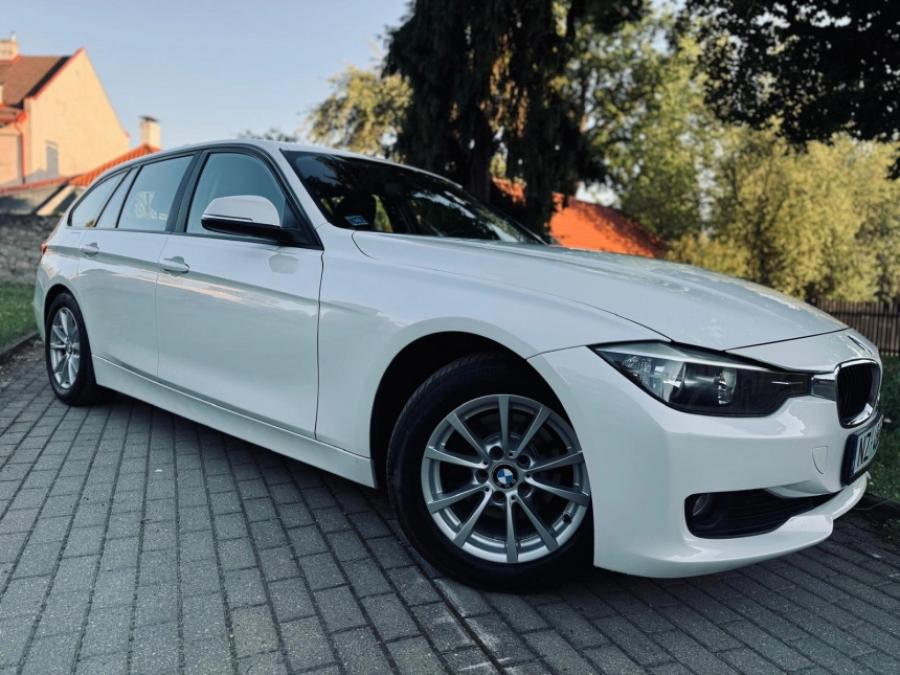White BMW 316 2013 in Riga, with an engine capacity of 2.00 L and mileage of 306 thousand km for 11000 €, photo 7 on AUTOMOTO.COM.LV