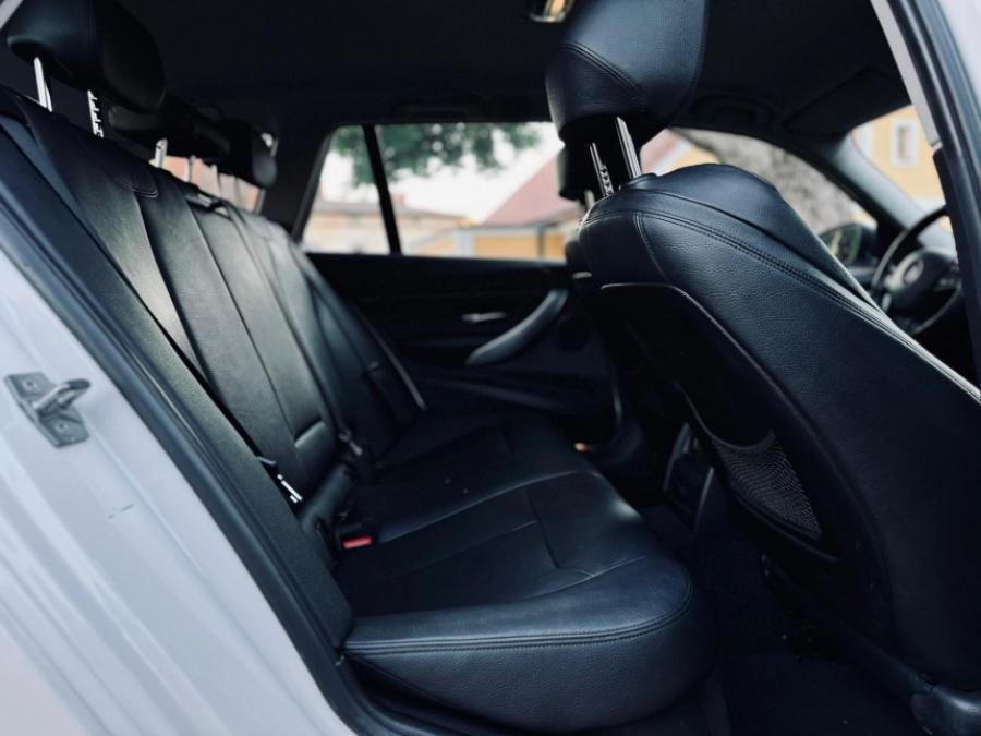 White BMW 316 2013 in Riga, with an engine capacity of 2.00 L and mileage of 306 thousand km for 11000 €, photo 21 on AUTOMOTO.COM.LV