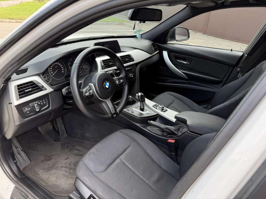 White BMW 316 2013 in Panevezys, with an engine capacity of 2.00 L and mileage of 286 thousand km for 6700 €, photo 8 on AUTOMOTO.COM.LV