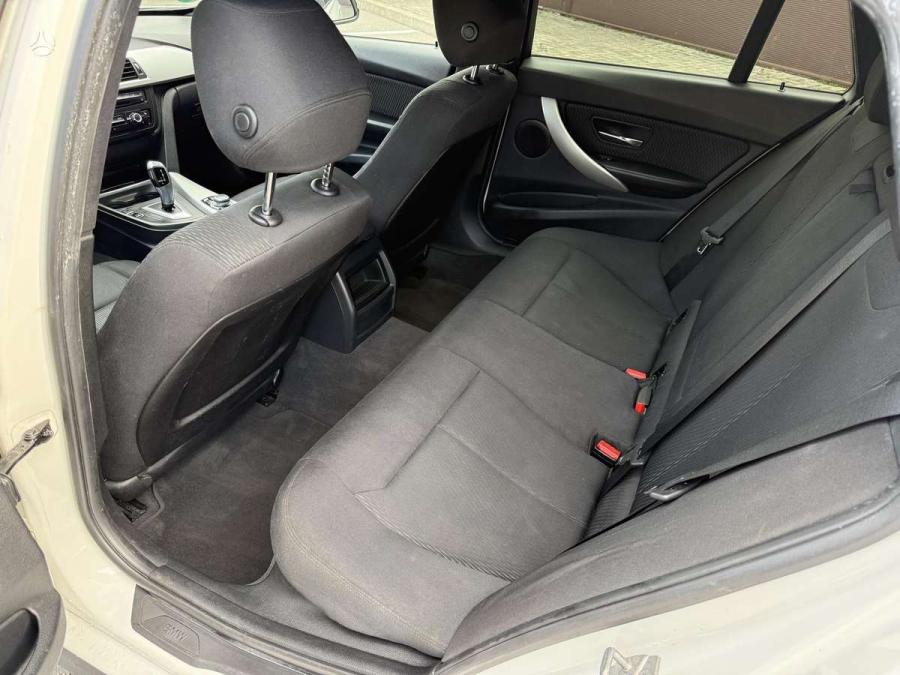 White BMW 316 2013 in Panevezys, with an engine capacity of 2.00 L and mileage of 286 thousand km for 6700 €, photo 9 on AUTOMOTO.COM.LV
