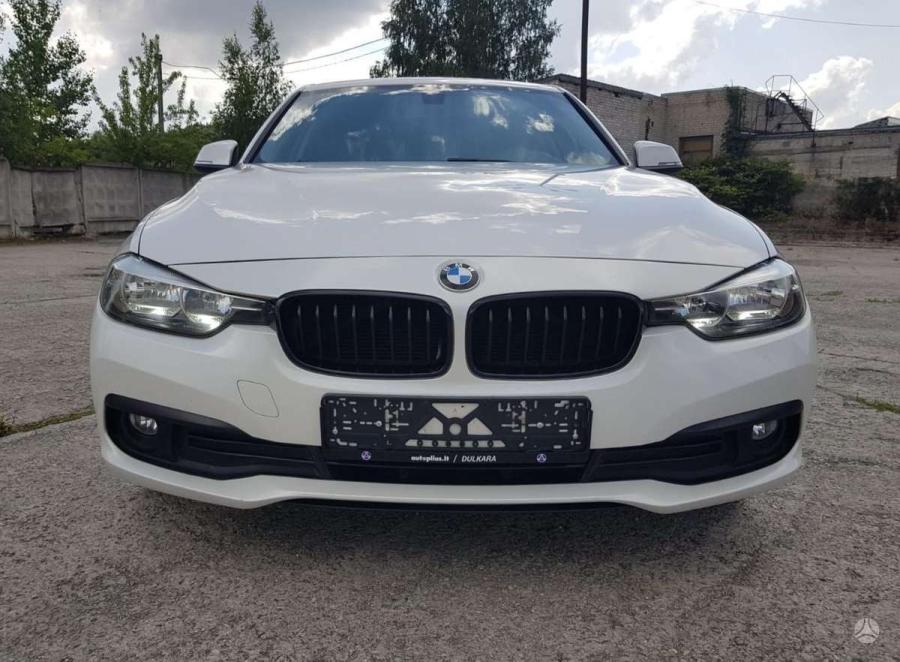 White BMW 316 2016 in Siauliai, with an engine capacity of 2.00 L and mileage of 257 thousand km for 7200 €, photo 3 on AUTOMOTO.COM.LV
