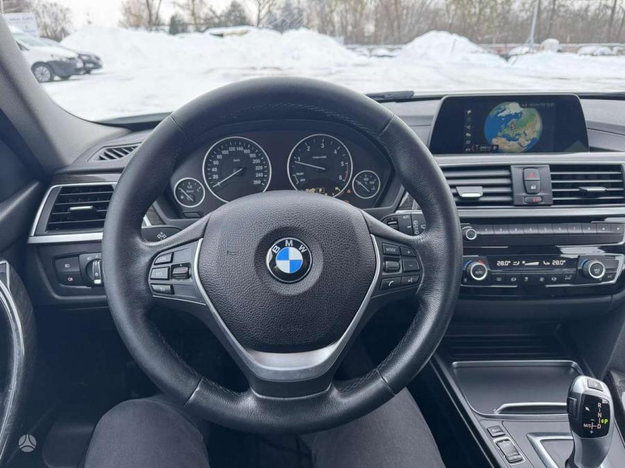 White BMW 316 2019 in Panevezys, with an engine capacity of 2.00 L and mileage of 272 thousand km for 11400 €, photo 6 on AUTOMOTO.COM.LV