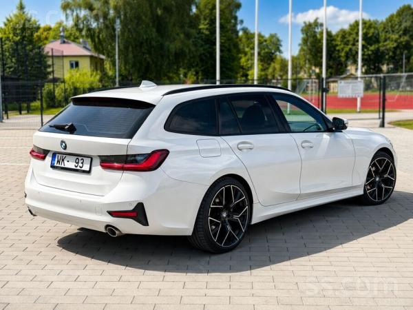 White BMW 316 2022 in Jelgava, with an engine capacity of 2.00 L and mileage of 217 thousand km for 19900 €, photo 3 on AUTOMOTO.COM.LV
