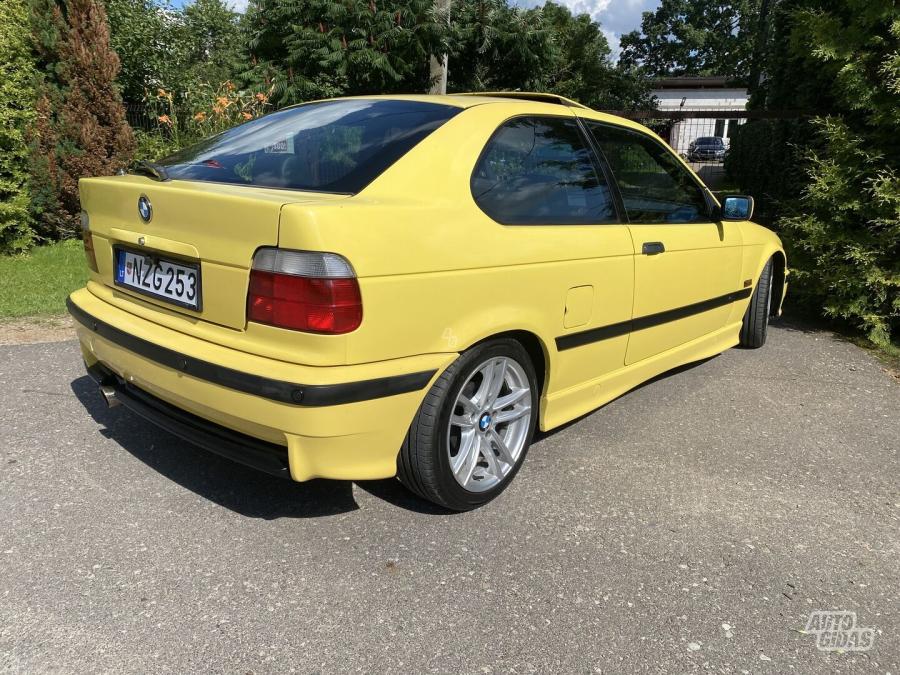 Yellow BMW 316 1994 in Jonava, with an engine capacity of 1.60 L and mileage of 279 thousand km for 4200 €, photo 15 on AUTOMOTO.COM.LV