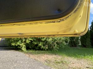 Yellow BMW 316 1994 in Jonava, with an engine capacity of 1.60 L and mileage of 279 thousand km for 4200 €, photo 18 on AUTOMOTO.COM.LV