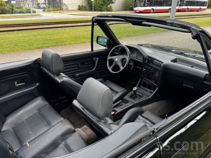 Black BMW 318 1993 in Liepaja, with an engine capacity of 1.80 L and mileage of 246 thousand km for 8490 €, photo 10 on AUTOMOTO.COM.LV