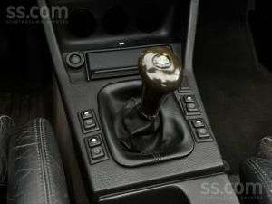 Black BMW 318 1993 in Liepaja, with an engine capacity of 1.80 L and mileage of 246 thousand km for 8490 €, photo 12 on AUTOMOTO.COM.LV
