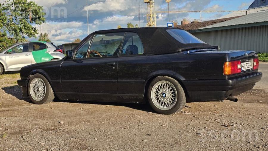 Melns BMW 318 1993 Rīga, ar dzinēja tilpumu 1.80 L un nobraukumu 263 tūkst. km par 10600 €, foto 1 vietnē AUTOMOTO.COM.LV