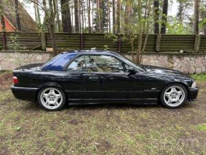 Черный БМВ 318 1994 в Рига, объемом двигателя 2.50 л и пробегом 250 тыс. км за 5500 €, фото 3 на AUTOMOTO.COM.LV