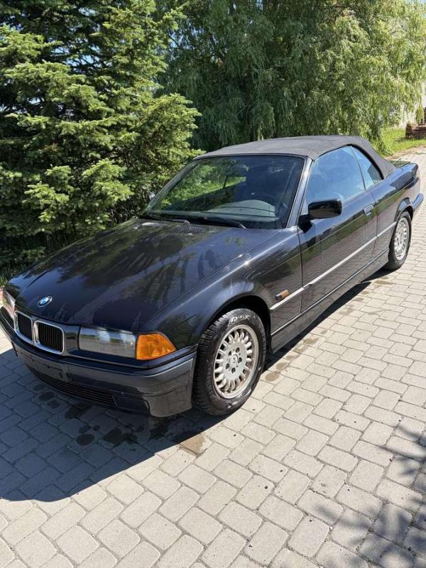 Black BMW 318 1995 in Klaipeda, with an engine capacity of 0.00 L and mileage of 174 thousand km for 3750 €, photo 2 on AUTOMOTO.COM.LV