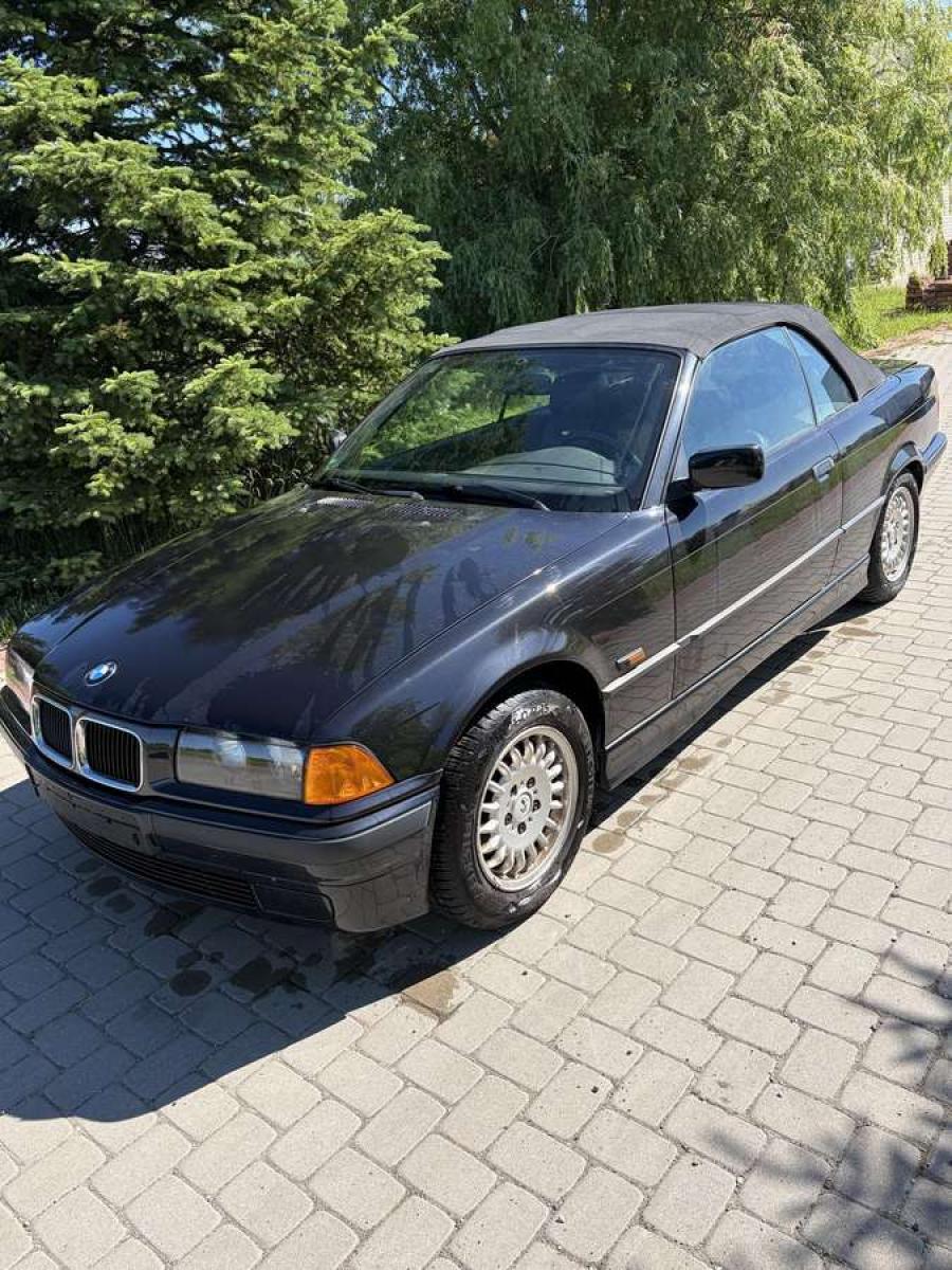 Black BMW 318 1995 in Klaipeda, with an engine capacity of 0.00 L and mileage of 174 thousand km for 3750 €, photo 3 on AUTOMOTO.COM.LV
