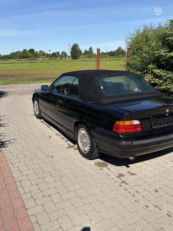 Black BMW 318 1995 in Klaipeda, with an engine capacity of 0.00 L and mileage of 174 thousand km for 3750 €, photo 4 on AUTOMOTO.COM.LV