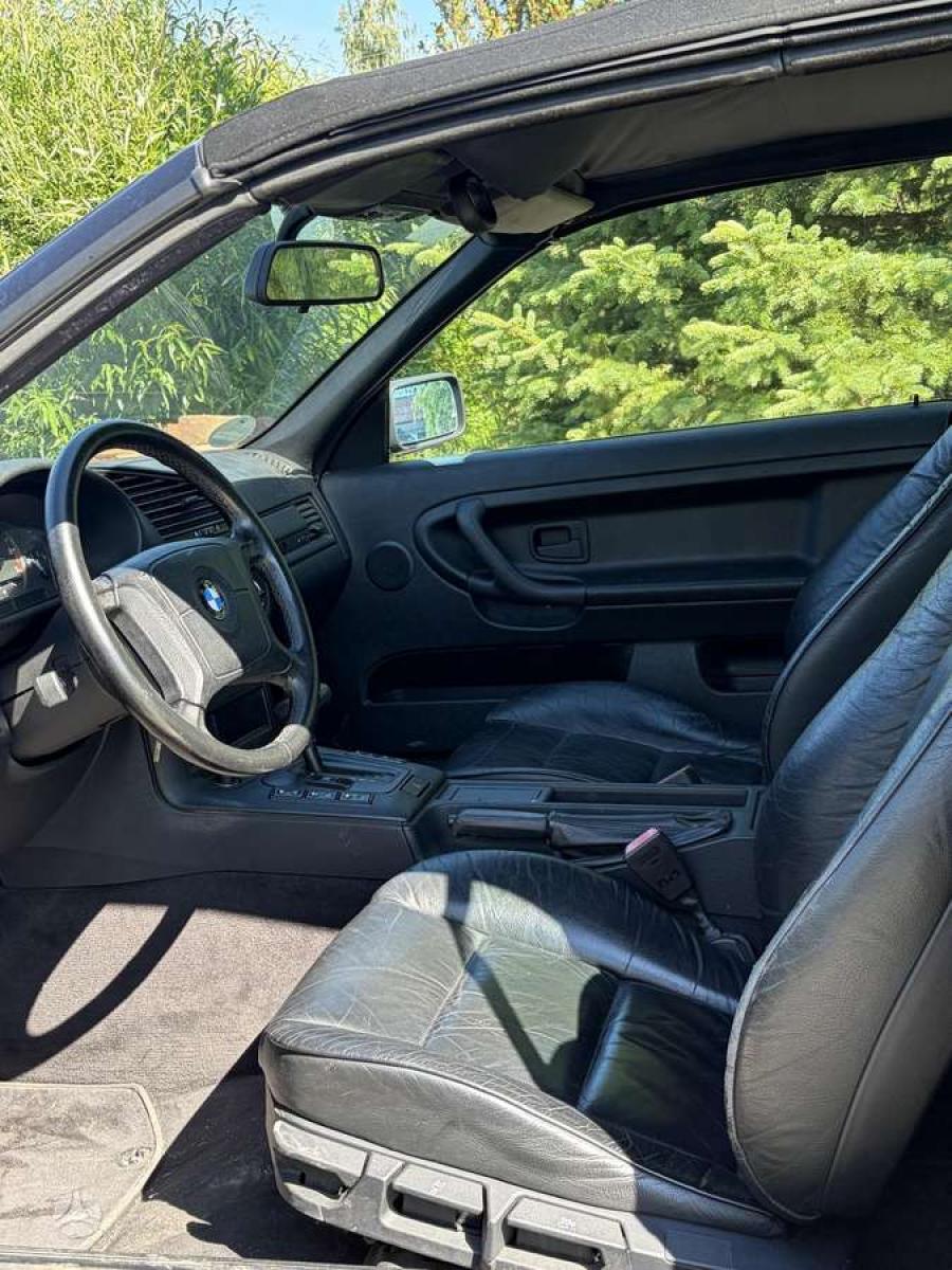 Black BMW 318 1995 in Klaipeda, with an engine capacity of 0.00 L and mileage of 174 thousand km for 3750 €, photo 9 on AUTOMOTO.COM.LV