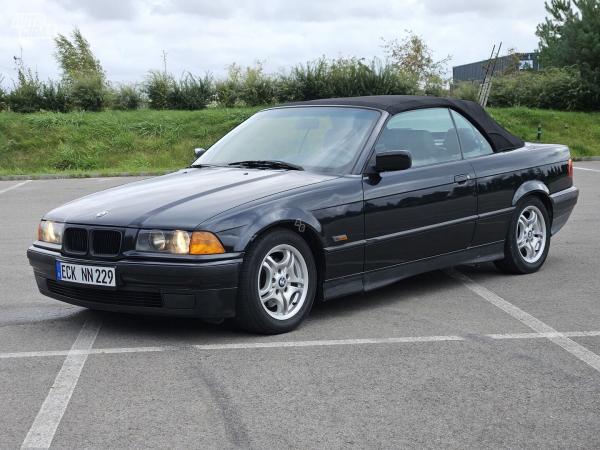 Black BMW 318 1995 in Klaipeda, with an engine capacity of 1.80 L and mileage of 229 thousand km for 2899 €, photo 1 on AUTOMOTO.COM.LV
