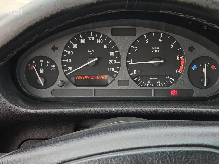 Melns BMW 318 1995 Klaipėda, ar dzinēja tilpumu 1.80 L un nobraukumu 229 tūkst. km par 2899 €, foto 13 vietnē AUTOMOTO.COM.LV