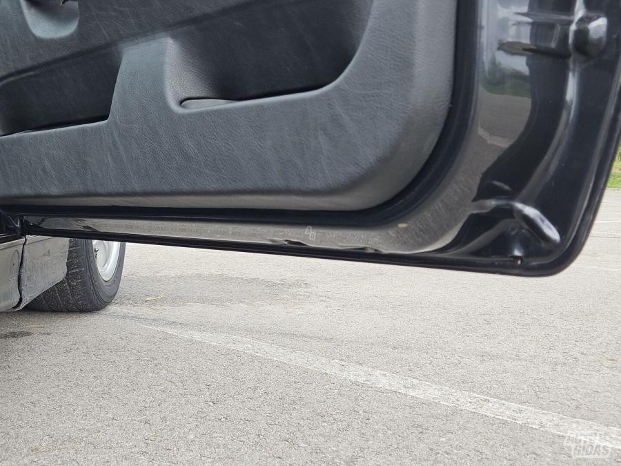 Melns BMW 318 1995 Klaipėda, ar dzinēja tilpumu 1.80 L un nobraukumu 229 tūkst. km par 2899 €, foto 19 vietnē AUTOMOTO.COM.LV