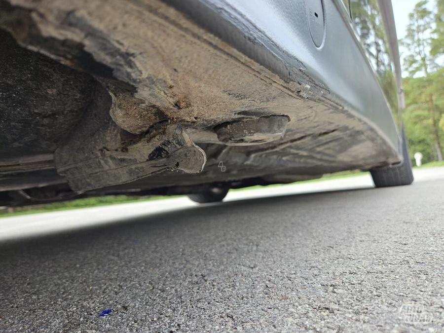 Melns BMW 318 1995 Klaipėda, ar dzinēja tilpumu 1.80 L un nobraukumu 229 tūkst. km par 2899 €, foto 20 vietnē AUTOMOTO.COM.LV