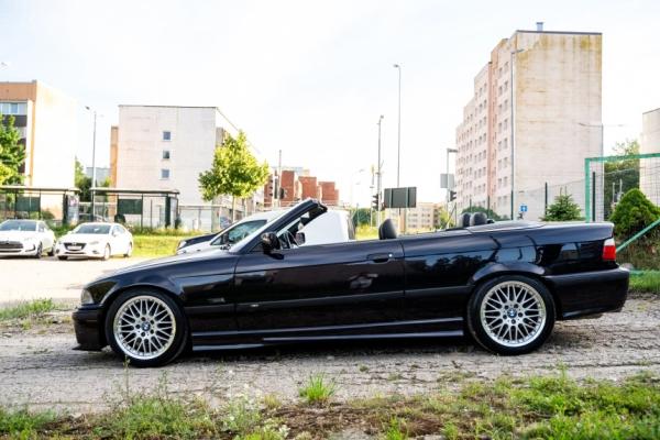 Melns BMW 318 1996 Rīga, ar dzinēja tilpumu 2.50 L un nobraukumu 420 tūkst. km par 5300 €, foto 2 vietnē AUTOMOTO.COM.LV